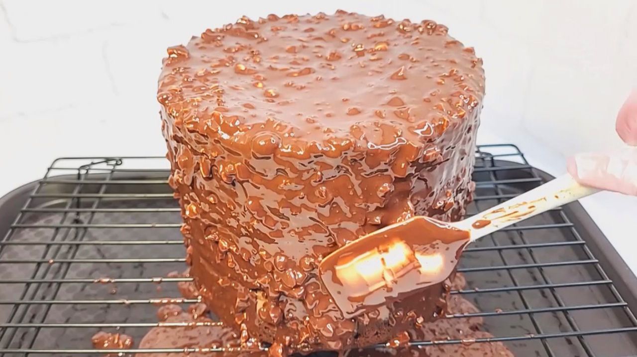 🍫 Нереально вкусная ГЛАЗУРЬ ГУРМЭ (РОШЕ) с темным и молочным шоколадом + хрустящий фундук 🌰💥