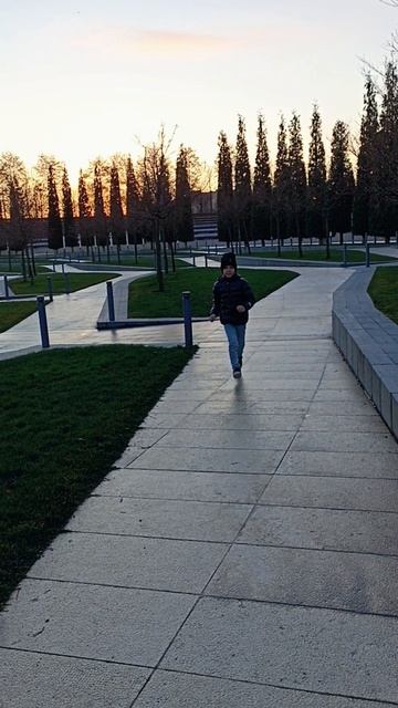 Утренняя пробежка в парке Галицкого | Серега скалолаз #паркГалицкого #серега #shorts #паркКраснодар