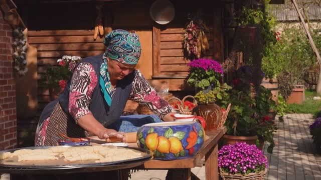 Kənd Həyatı. Булочки со свежей клубникой, тающие во рту