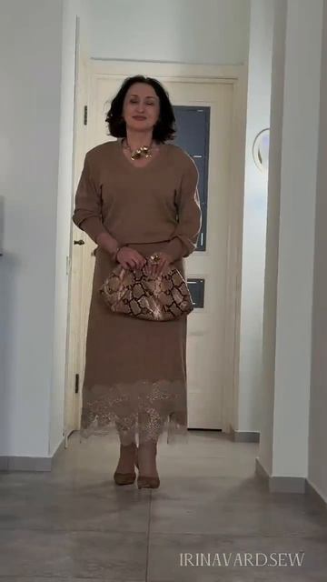 февраль 26, в рубрике «что в работе» только что закончили работу над этим платьем из трикотажа