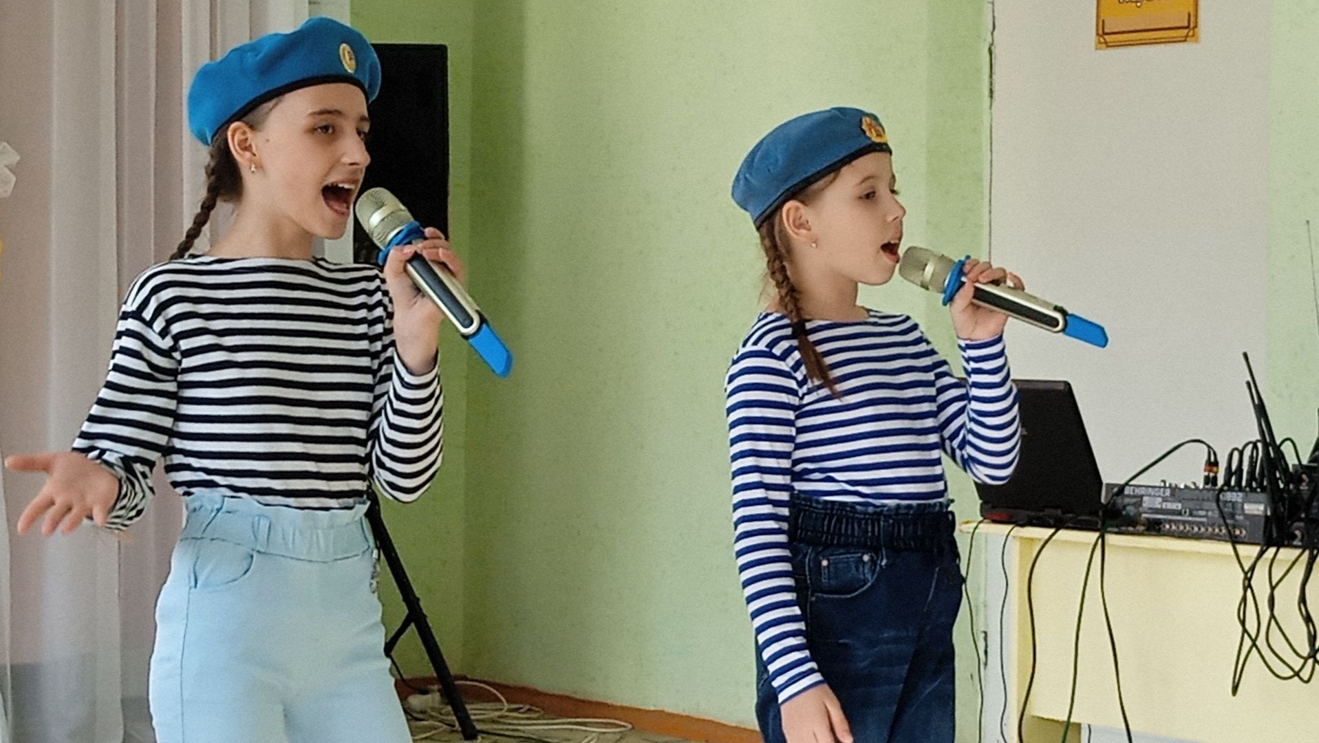 Детские песни к 23 февраля: Брат мой десантник - Дуэт Бареева Аделина и Губернская Оксана (2022)