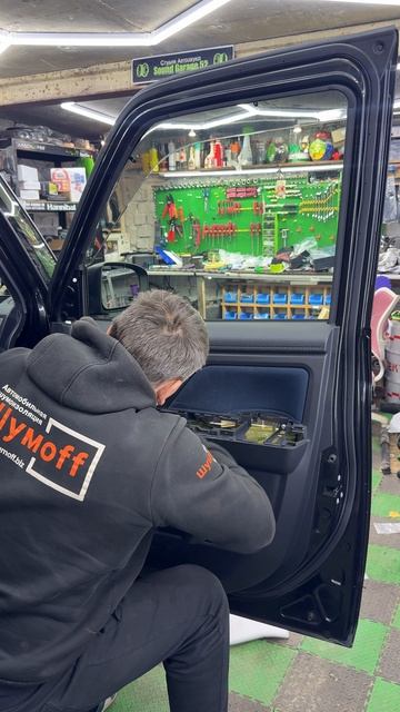 Инструкция как снять передние карты дверей Toyota Roomy, Toyota Tank, Daihatsu Thor, Subaru Justy