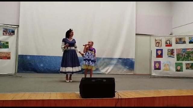 Янкова Евгения Игоревна, Янкова Арина Олеговна. Сл. и муз. Н. Пушковой «Крапива-лебеда».