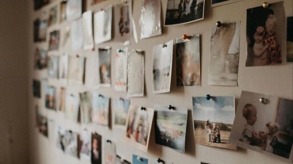 Да, отжёг Адам у нас, старикашка-ловелас, фотки классно получились, есть и профиль, и анфас...