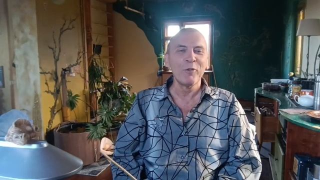 Он поцеловал её. Они стояли по пояс в свете Луны и знали, что это красиво. Шок - 3 ЗГВ 11