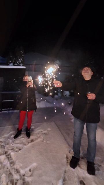 новый год и бенгальские огни