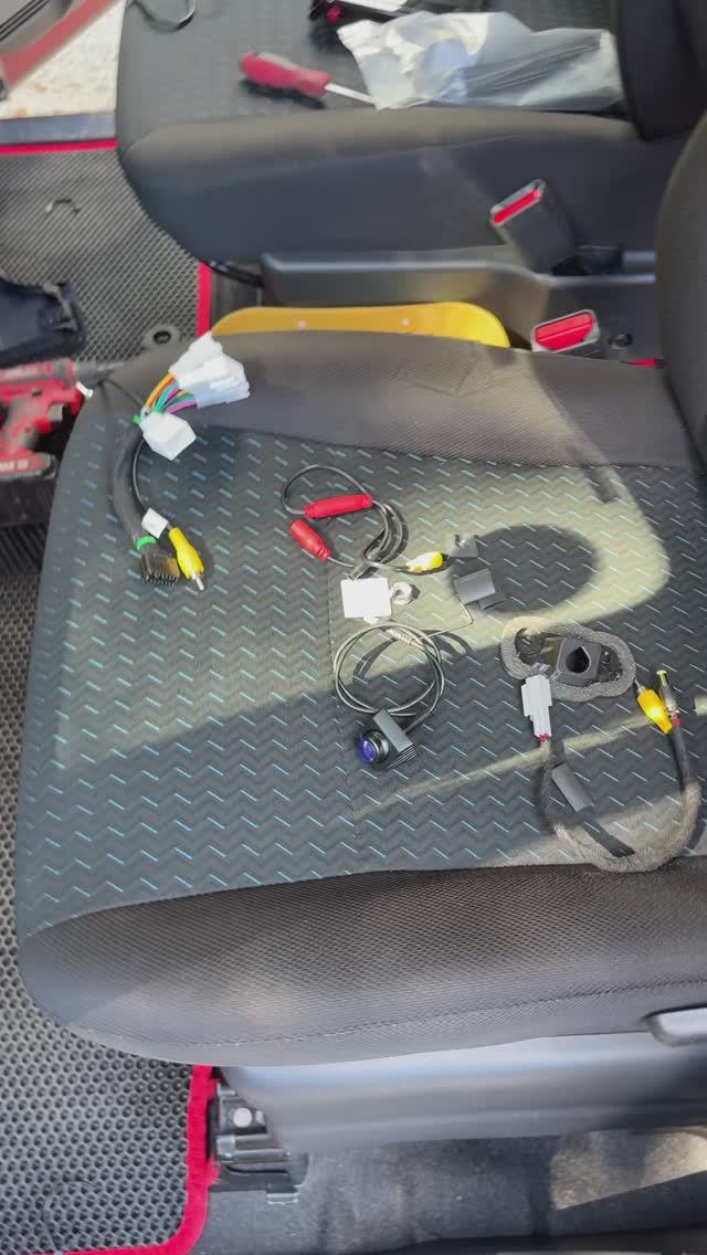 Инструкция как установить шнур(аналог.)для подключения магнитолы + комплект камеры на Toyota Roomy