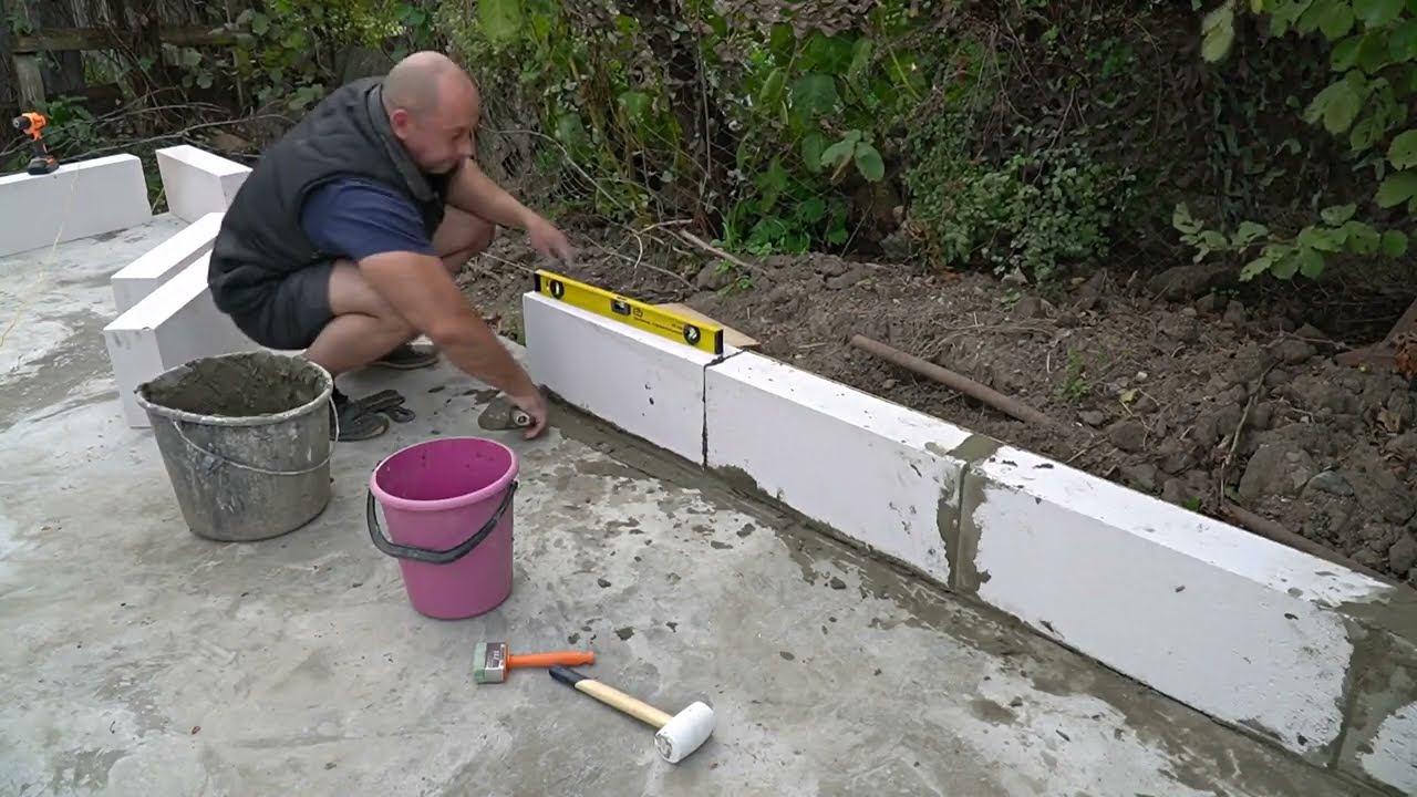 Кладем газоблок 1 я часть