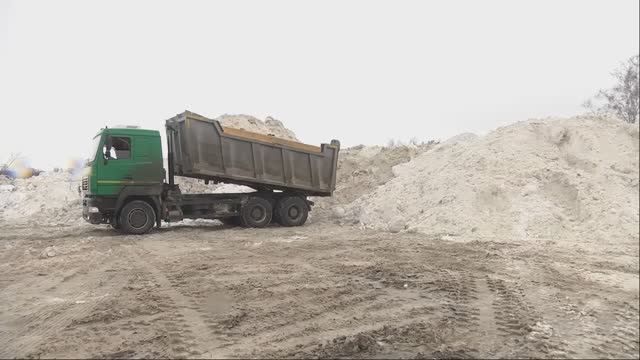 Кладбище снега куда вывозят и где складируют тонны осадков из Кургана