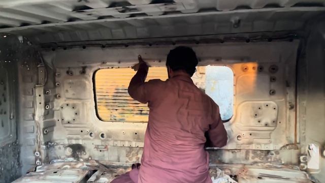 Ремонт грузовика после серьёзного ДТП. Пакистан