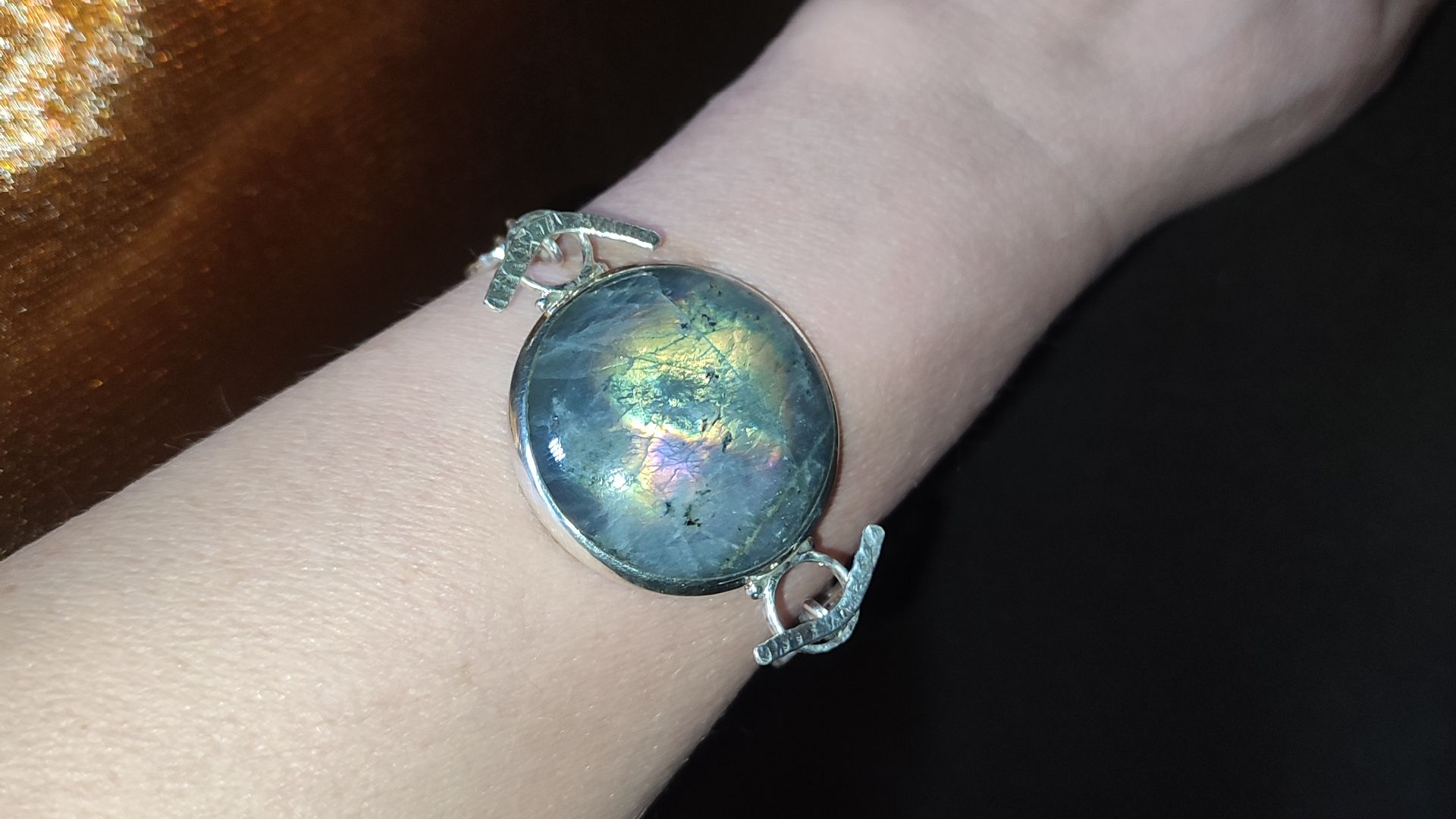 Серебряный браслет с уникальным лабрадором