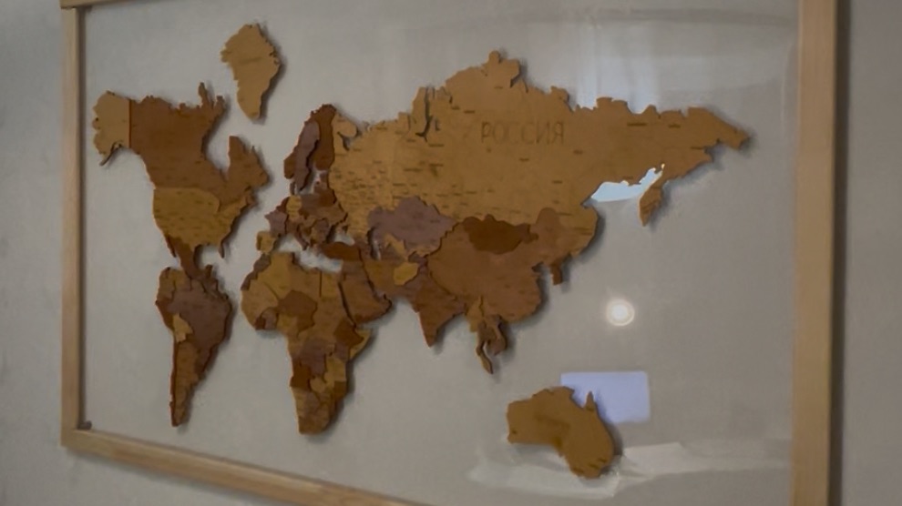 Составляем карту мира из деревянных пазлов. Рама для карты мира из оргстекла и реек