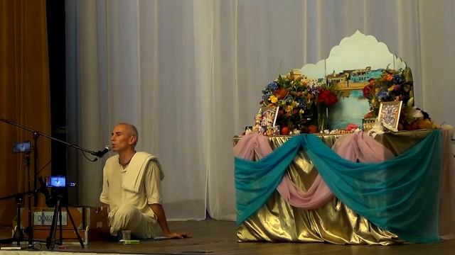 19 08 22  Лекция Нарадамуни  в Конгресс холле