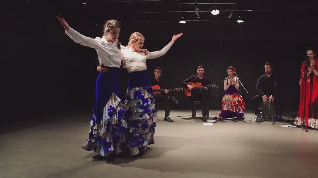 Танцовщицы фламенко в театре "Образ"