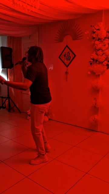 Камерунец Крис Кинг поет песню на якутском языке в банкетном зале "Аурум Холл" 21.02.2026 г. #якутск