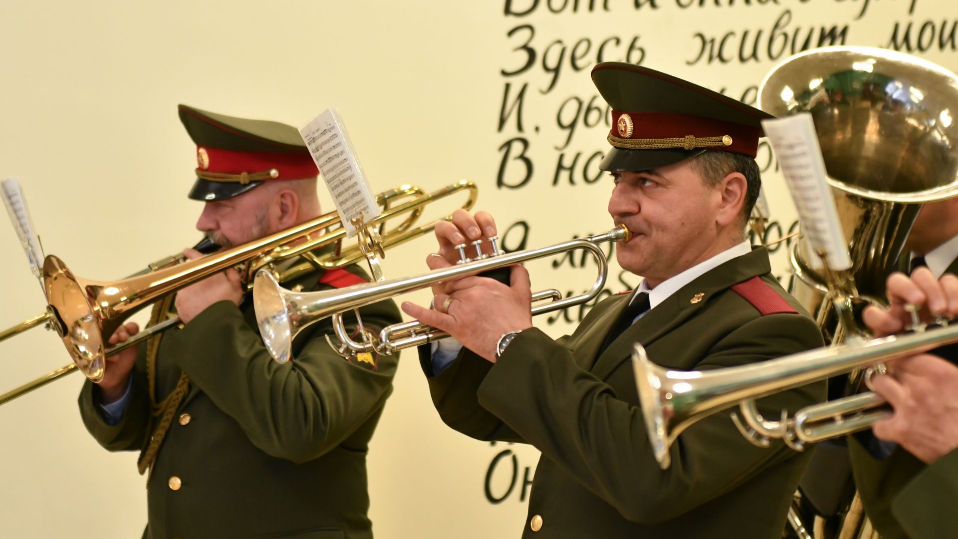 вальс из к/ф "На семи ветрах" - военный ансамбль