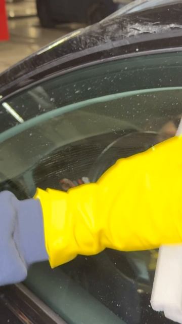 Грязные окна в дороге? Используй это средство из багажника!