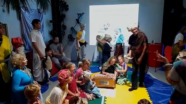 04 09  Спектакль на Радхаштами