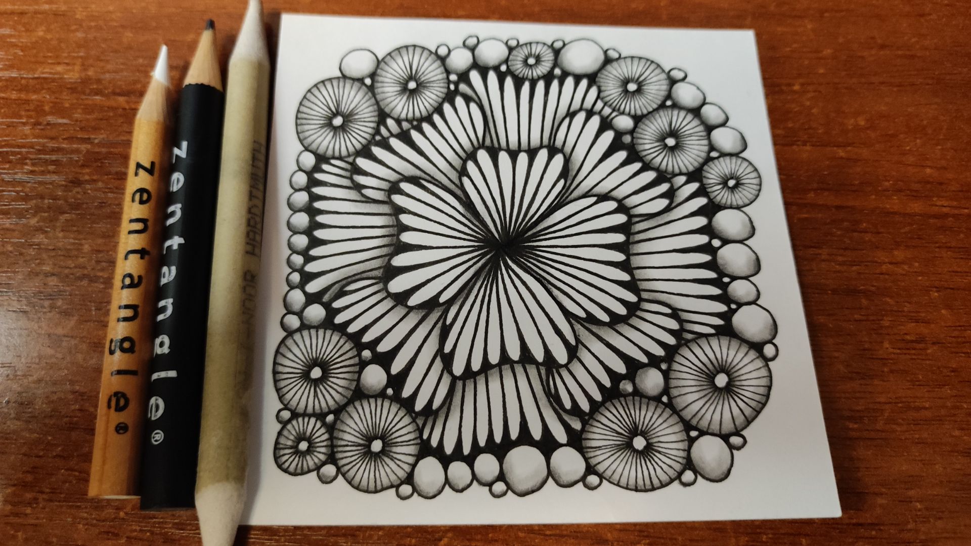 Медитативное рисование Магия изгибов