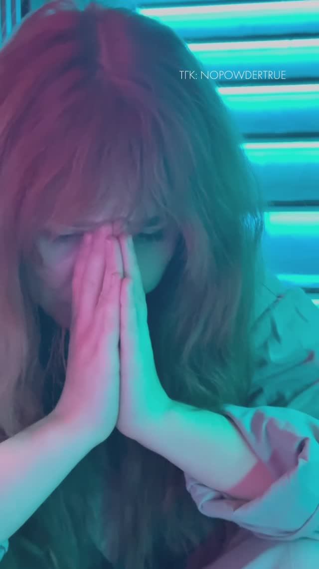 Я смотрю в твои глаза и вижу там целую Вселенную.