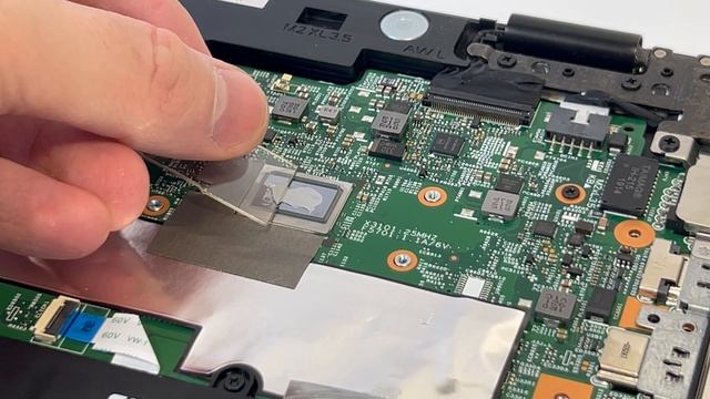 Lenovo ThinkPad Yoga 11e - замена термопасты