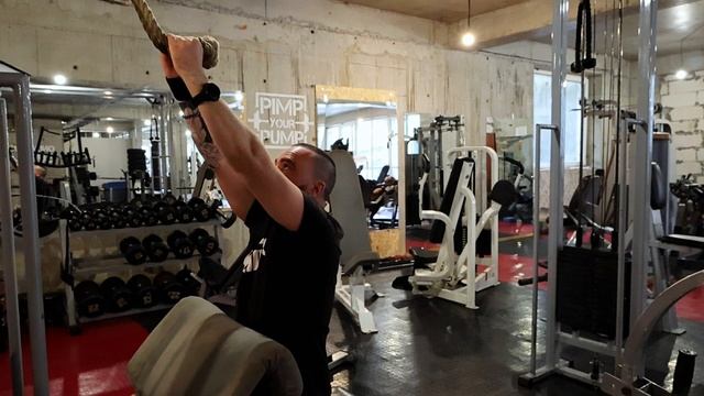 Упражнения на бицепс