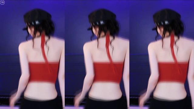 Красивая Seyeone танцует