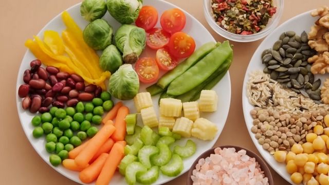 Утром употреблять Щелочную, а вечером Кислую пищу