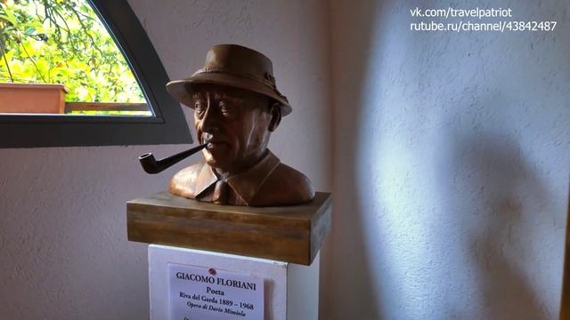 🌍🌴 Потрясающая находка в Италии: древняя каменная деревня возрастом 800 лет, над изумрудным озером