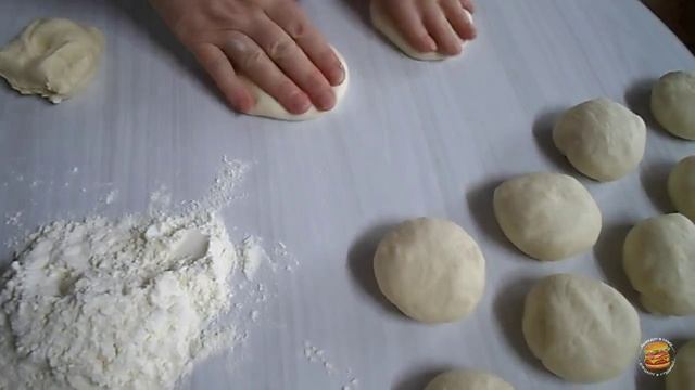 Ватрушки с джемом из персиков