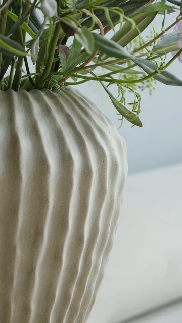 Композиции из цветов и ветвей Treez