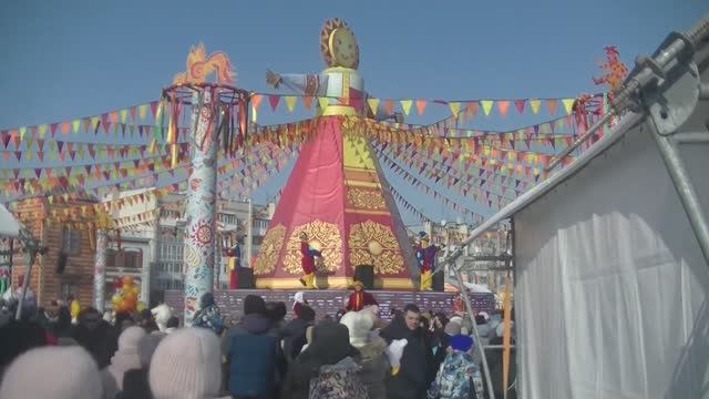 Масленица в Самаре, на самой большой площади Европы.
