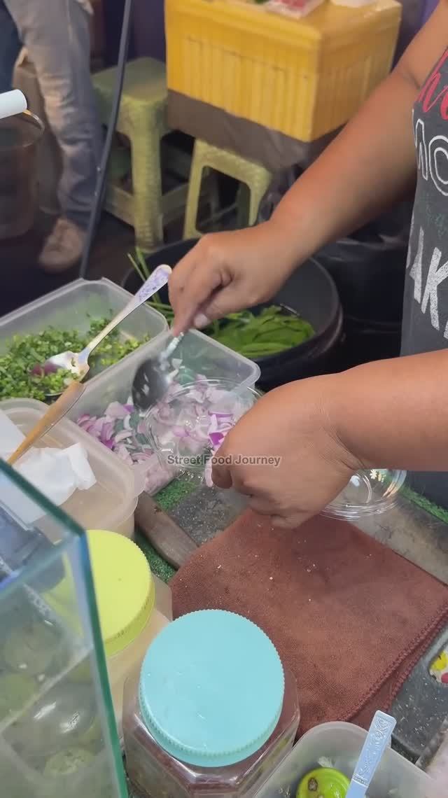 Уникальный салат с танцующими креветками в Бангкоке, Таиланд