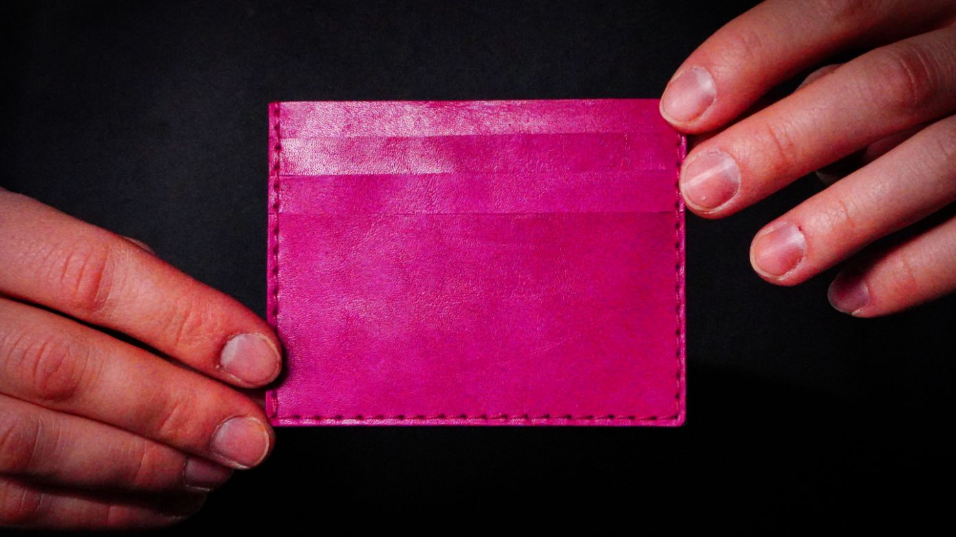 Как сделать картхолдер из кожи. Как сделать кошелек.