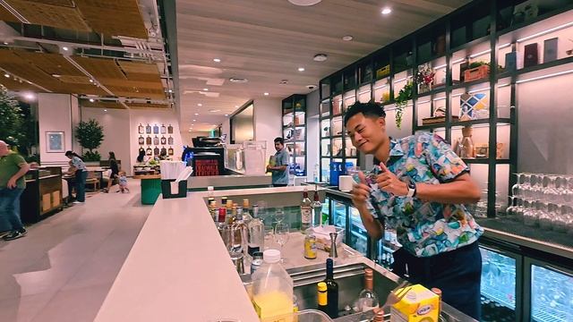 2026.02.10. ОАЭ. Рас-эль-Хайма. Rove Al Marjan Island. "Смузи и вино и пирожные" ...