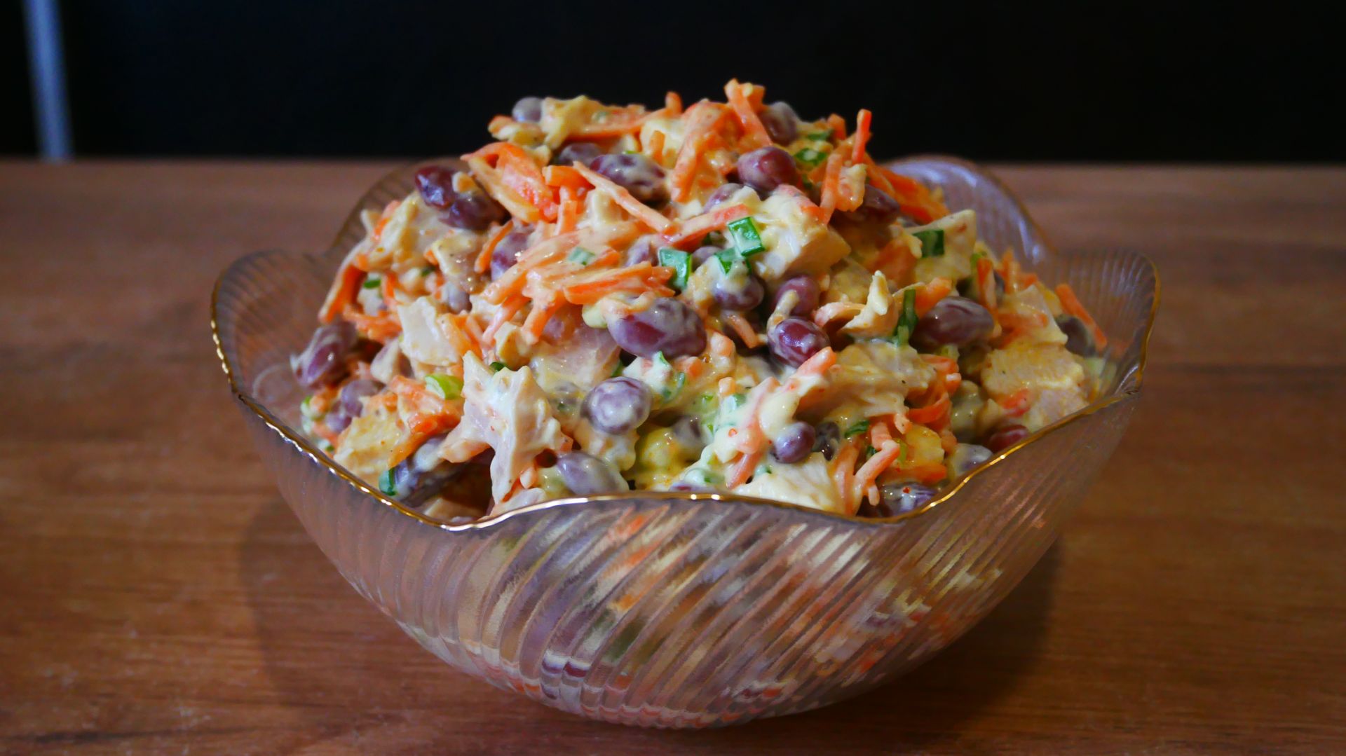 Салат с курицей Яркий Салат на праздничный стол