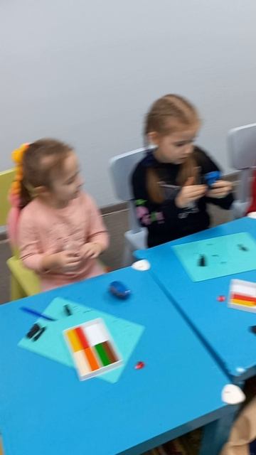 На занятии по Пластилинографии