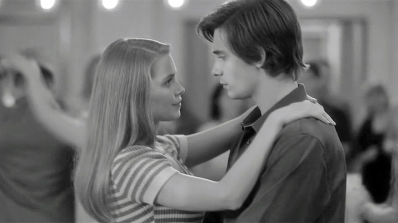 Поросло травой место наших встреч