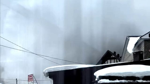 Мощный сход лавины на поляну Чегет