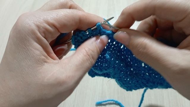 Зигзагообразный узор спицами