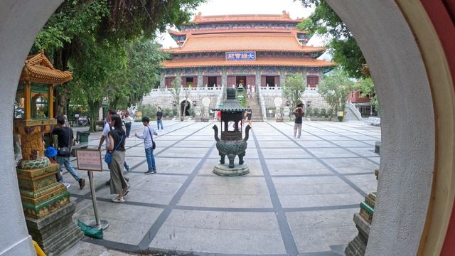 Гонконг. Остров Лантау. Большой Будда. Монастырь По Линь (Po Lin Monastery).