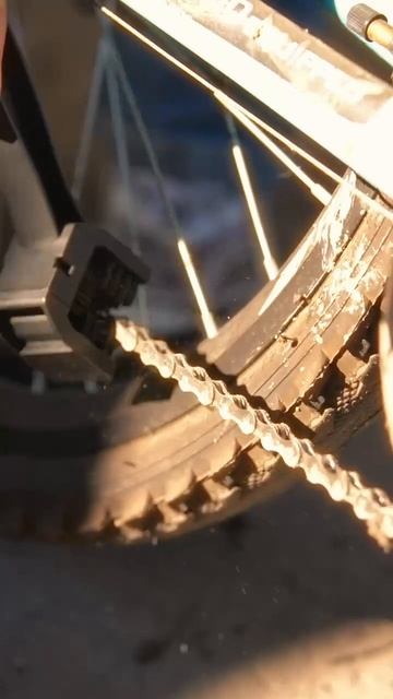 🧹 ЧИСТКА ЦЕПИ ЗА 5 МИНУТ: специальная щетка для вело и мотоциклов. Обзор от "Апгрейд Мото"