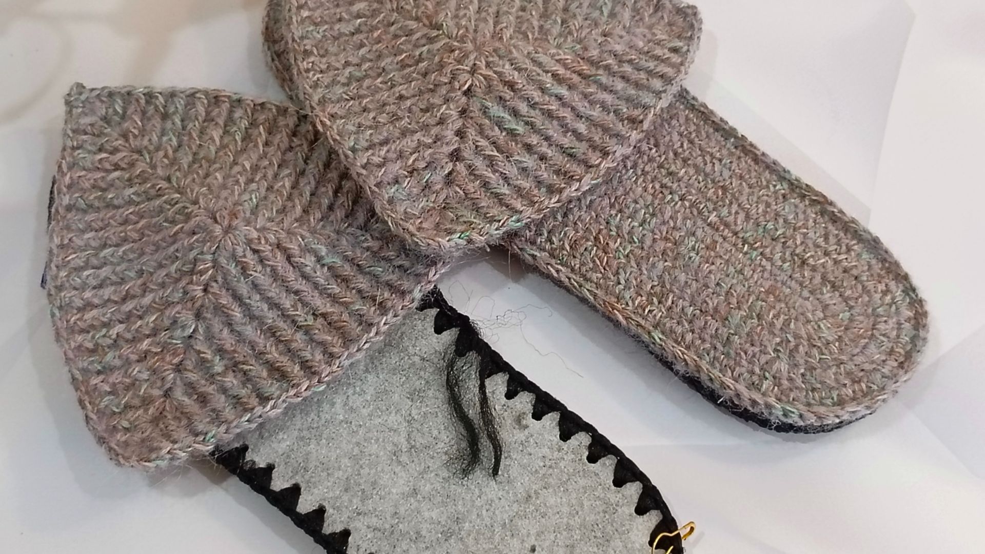 Подготовка подошвы для вязаных тапочек.