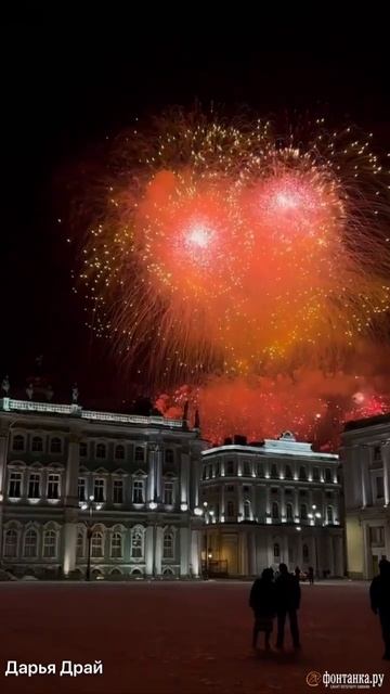 Салют гремит над Невой в честь 23 февраля. Эпизод 3