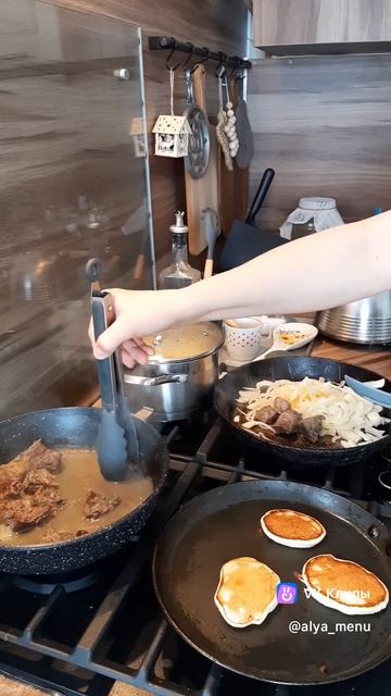 Печень - проще некуда, получается вкусно