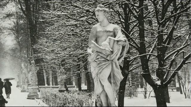 Кира Мил. "Зима в заснеженном саду." Статуя."