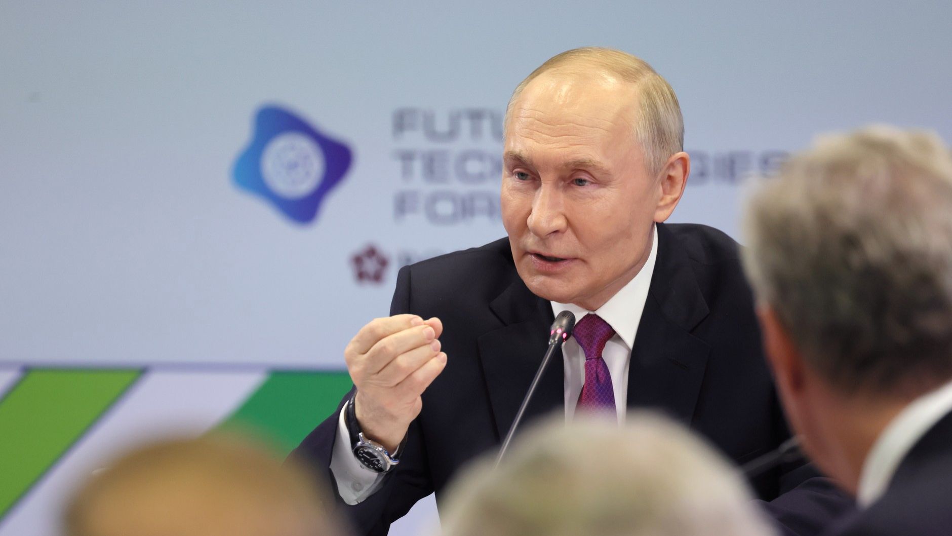 На полях Форума будущих технологий Владимир Путин встретился с учёными, Москва 25 февраля 2026 года