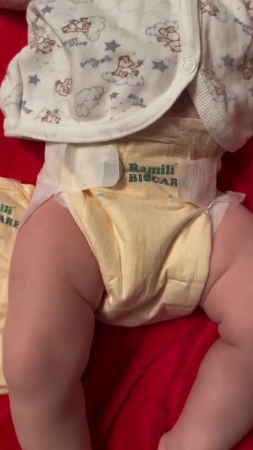 Премиальные подгузники и трусики для новорождённых малышей Ramili Baby Biocare