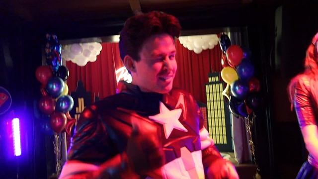 неоновая дискотека Супергероев