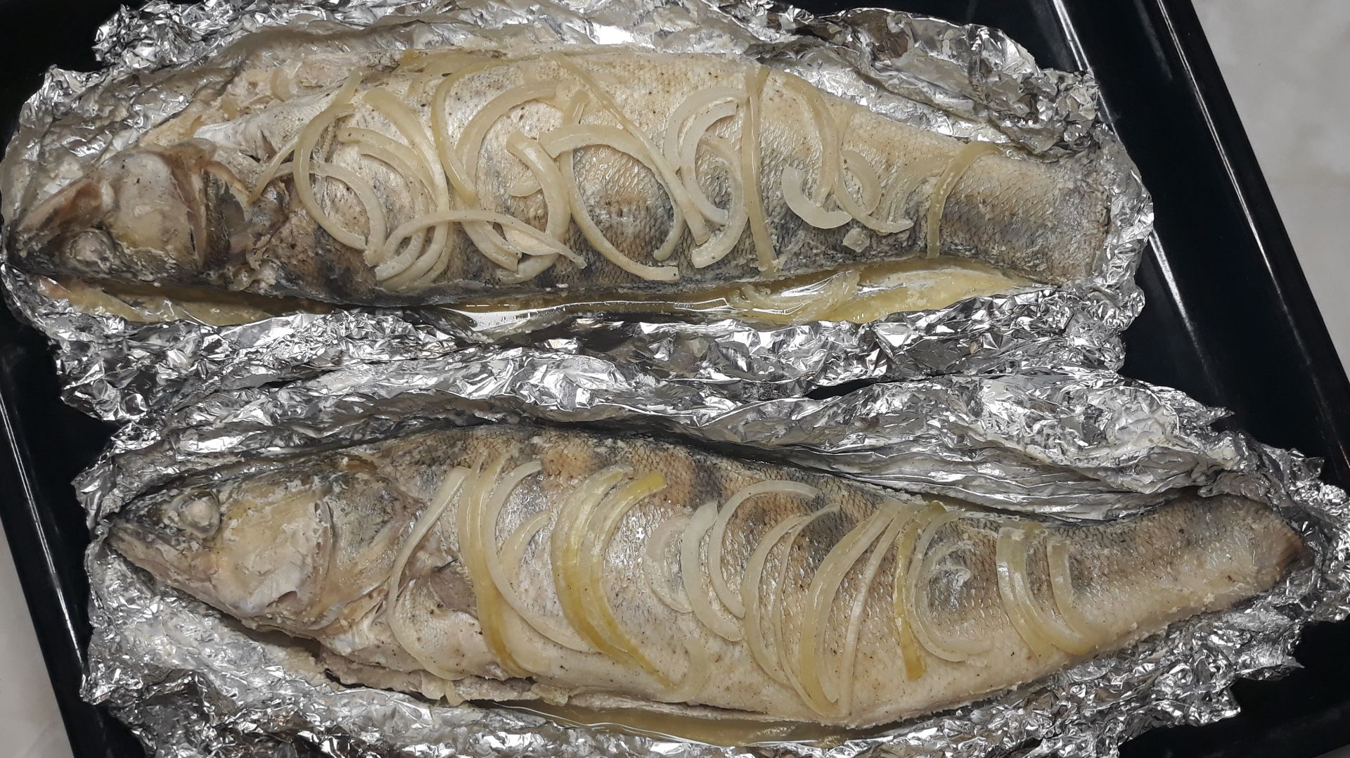 Судак в духовке запеченный в фольге, очень сочный и простой рецепт